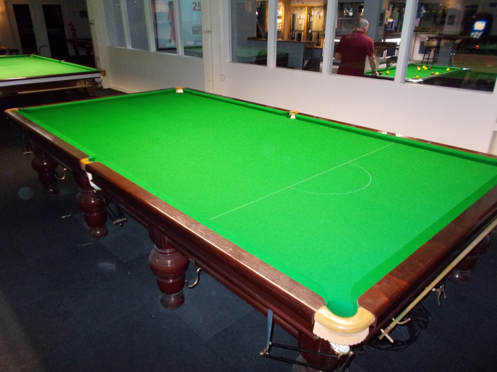 Cue ball derby orme table march 2019 close up cloth fin | GCL Billiards