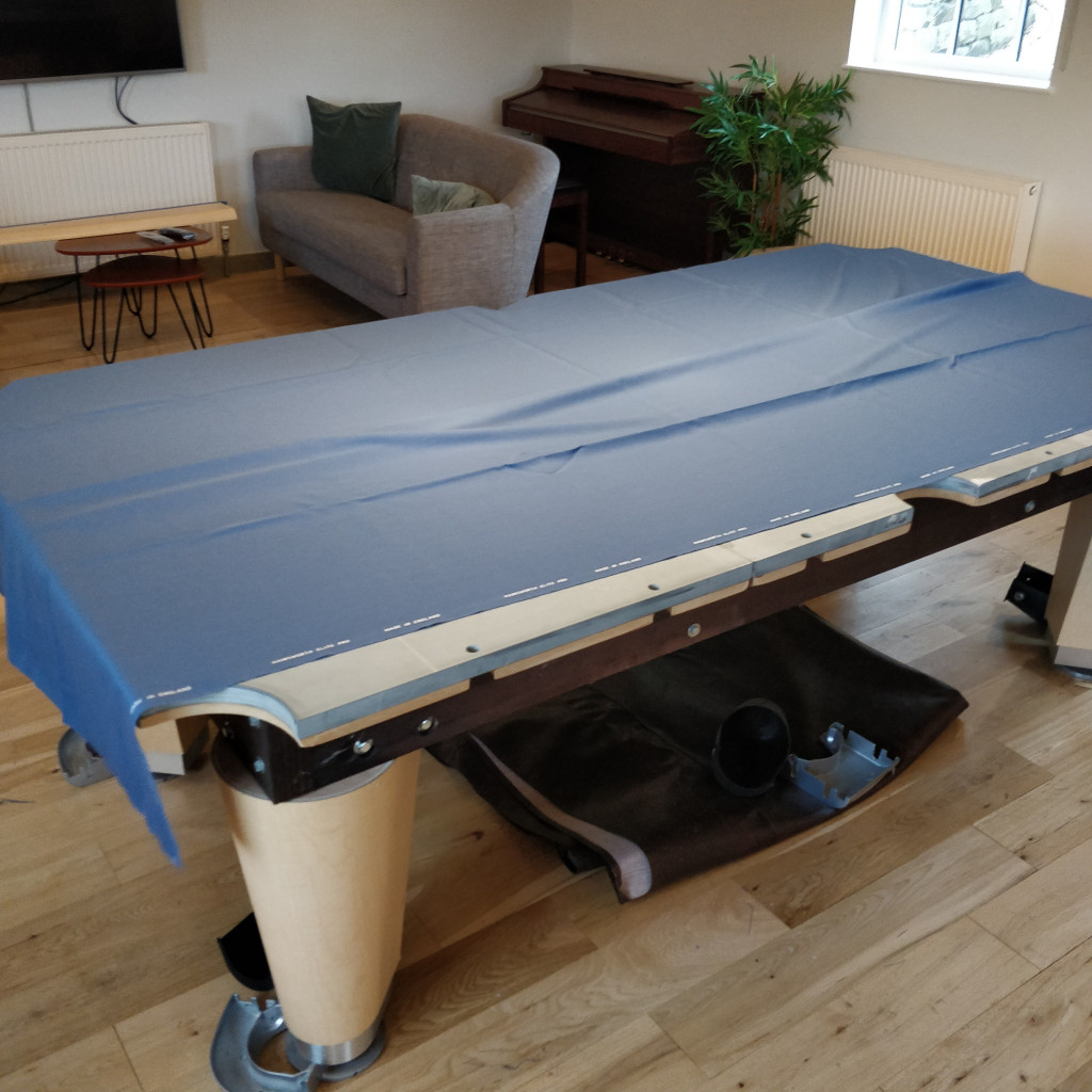 8ft Brunswick American pool table Re-cloth in Hainsworth Cadet Blue ...